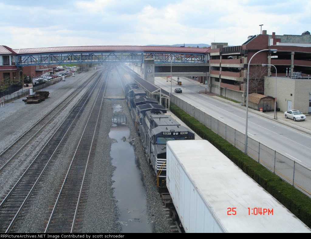 NS 9061 heads WB long hood forward